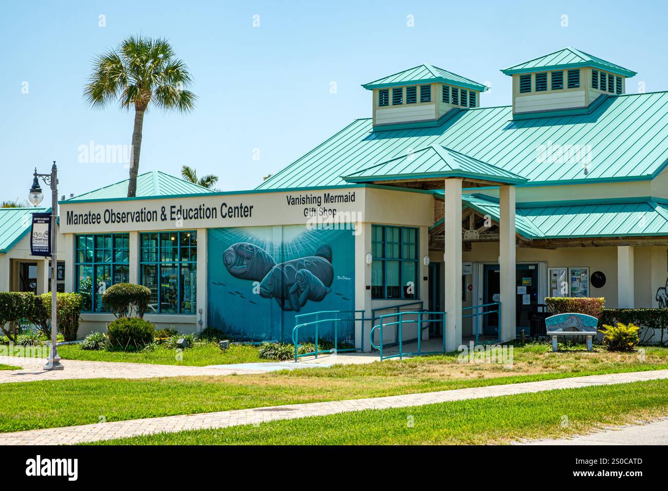 Manatee Observation and Education Center, Indian River Drive, Fort ...