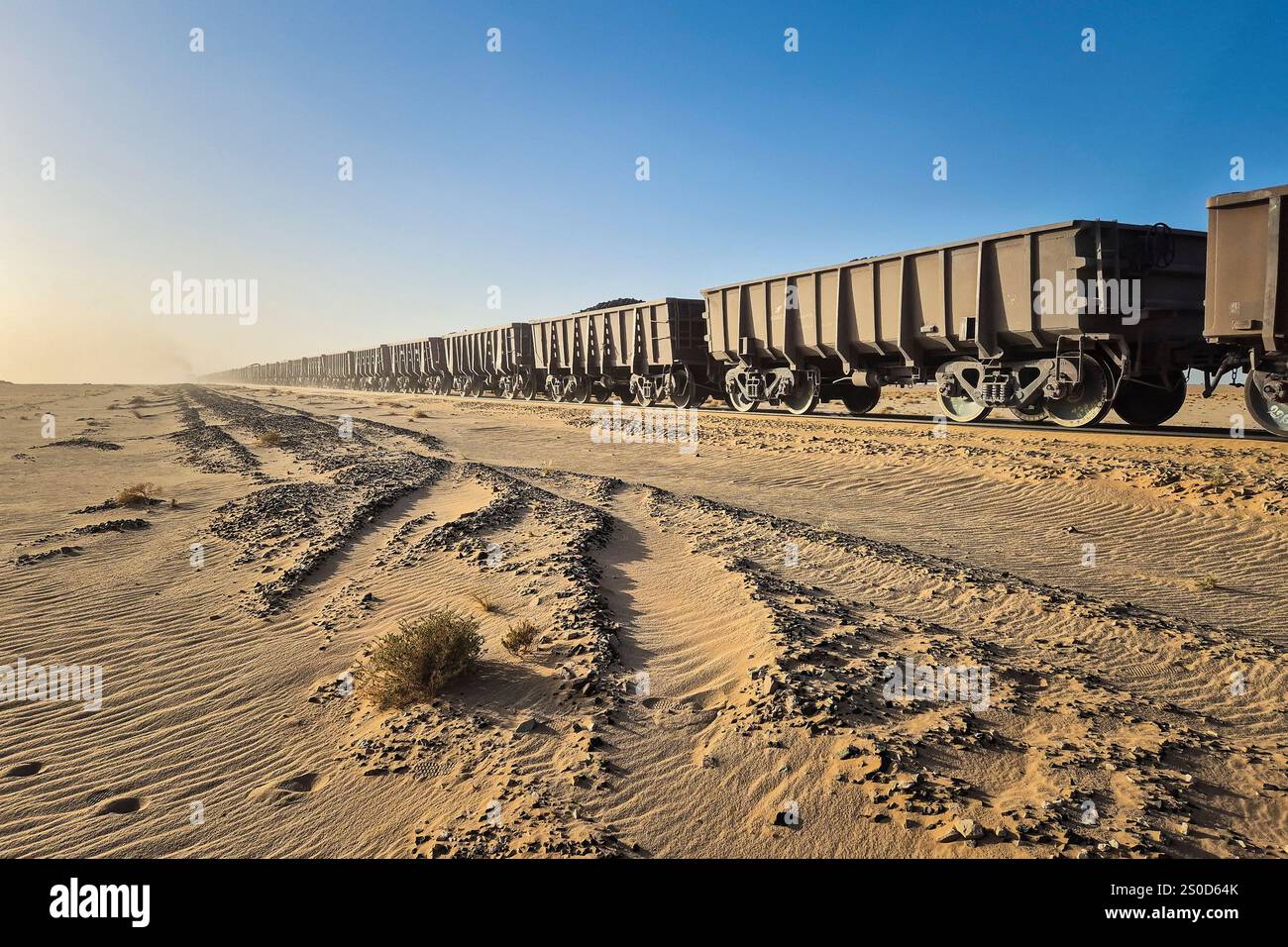 Mauritania, the longest train in the world transporting iron dust from ...