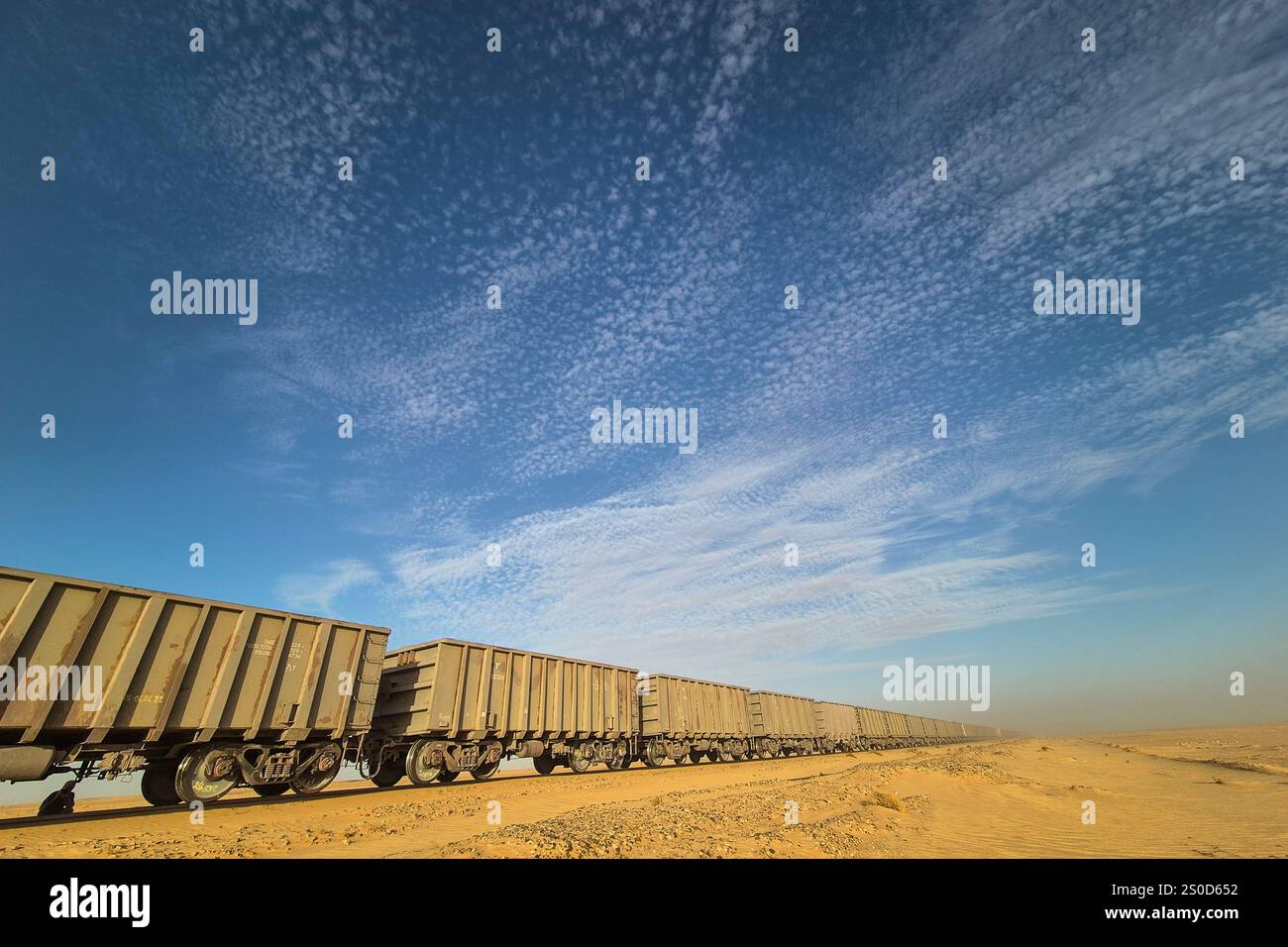 Mauritania, the longest train in the world transporting iron dust from ...
