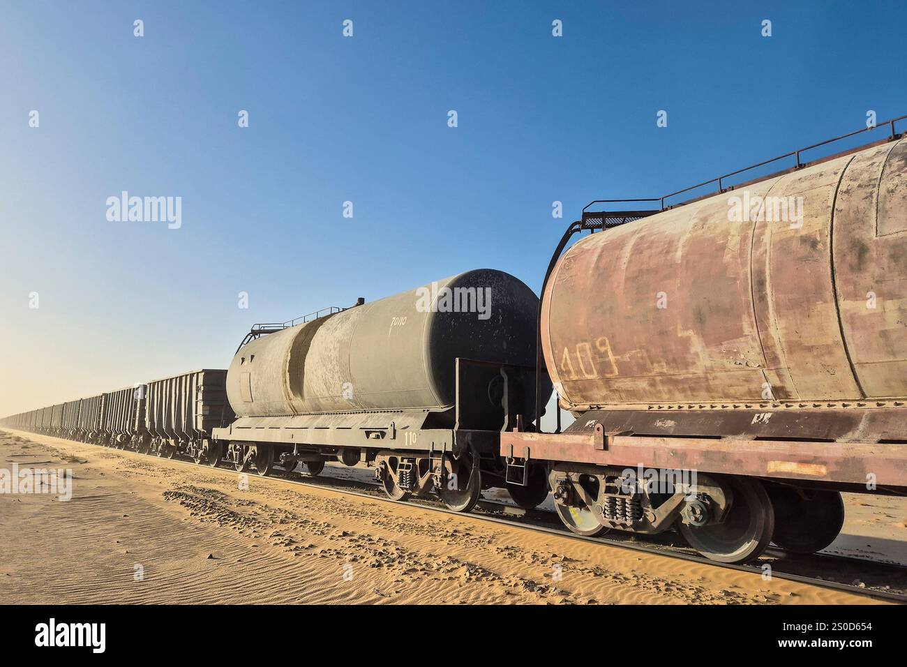 Mauritania, the longest train in the world transporting iron dust from ...