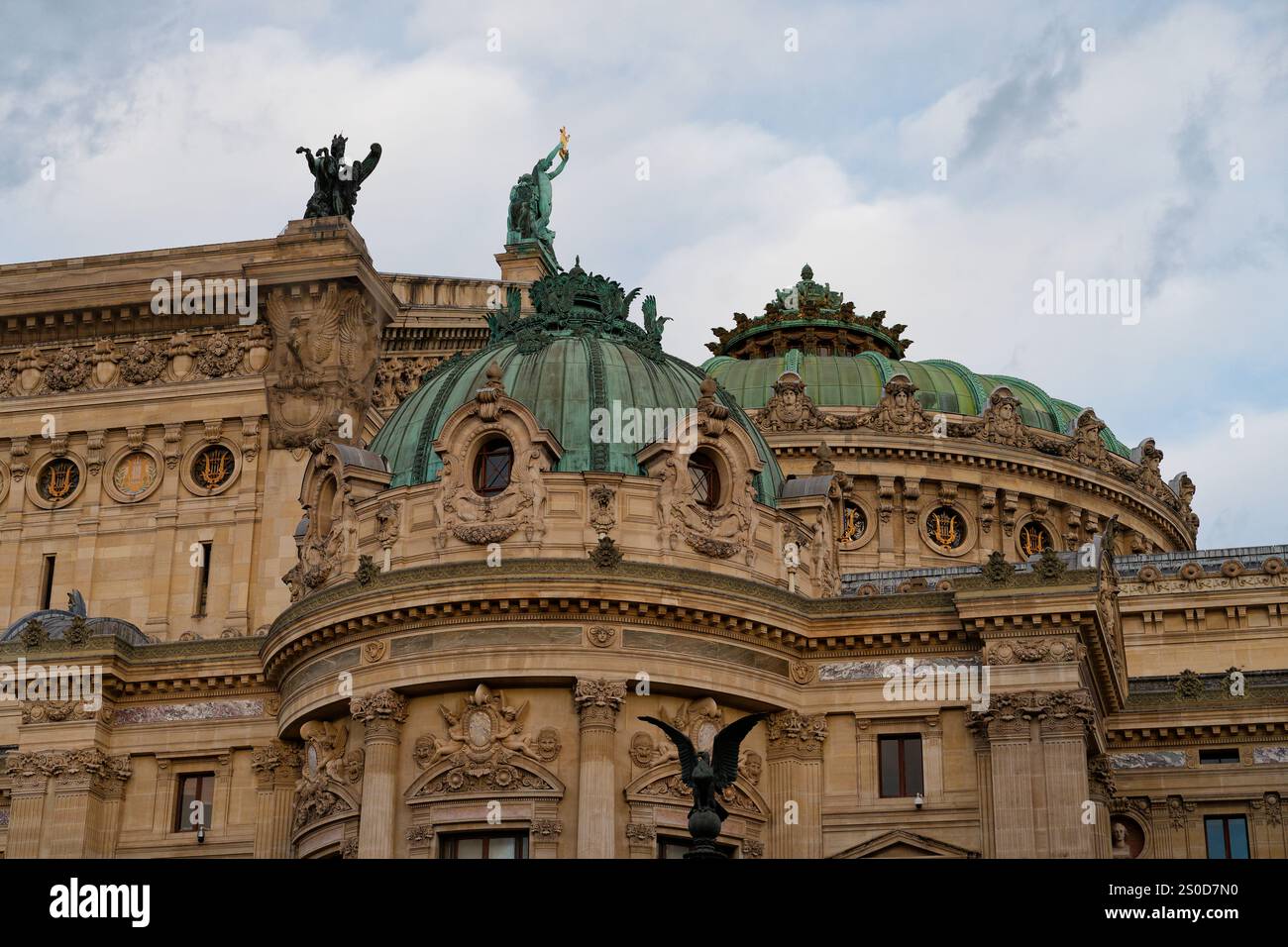 Featuring ornate domes hi-res stock photography and images - Alamy