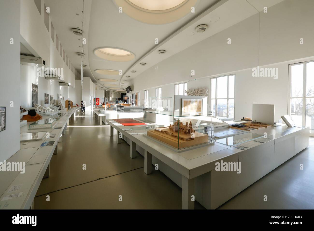 Architecture contemporaine moderne hi-res stock photography and images ...