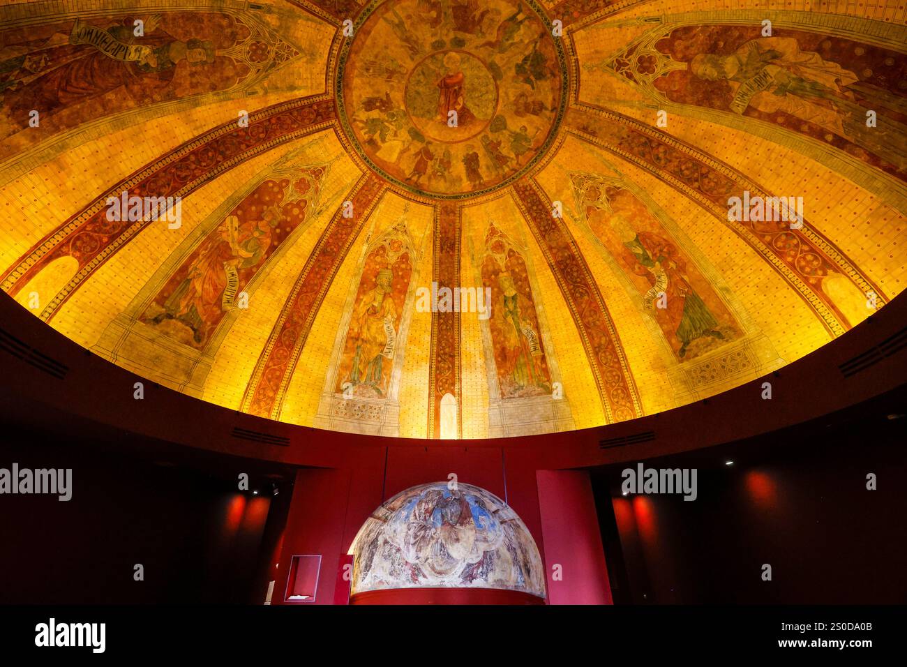 Medieval crypt architecture hi-res stock photography and images - Alamy