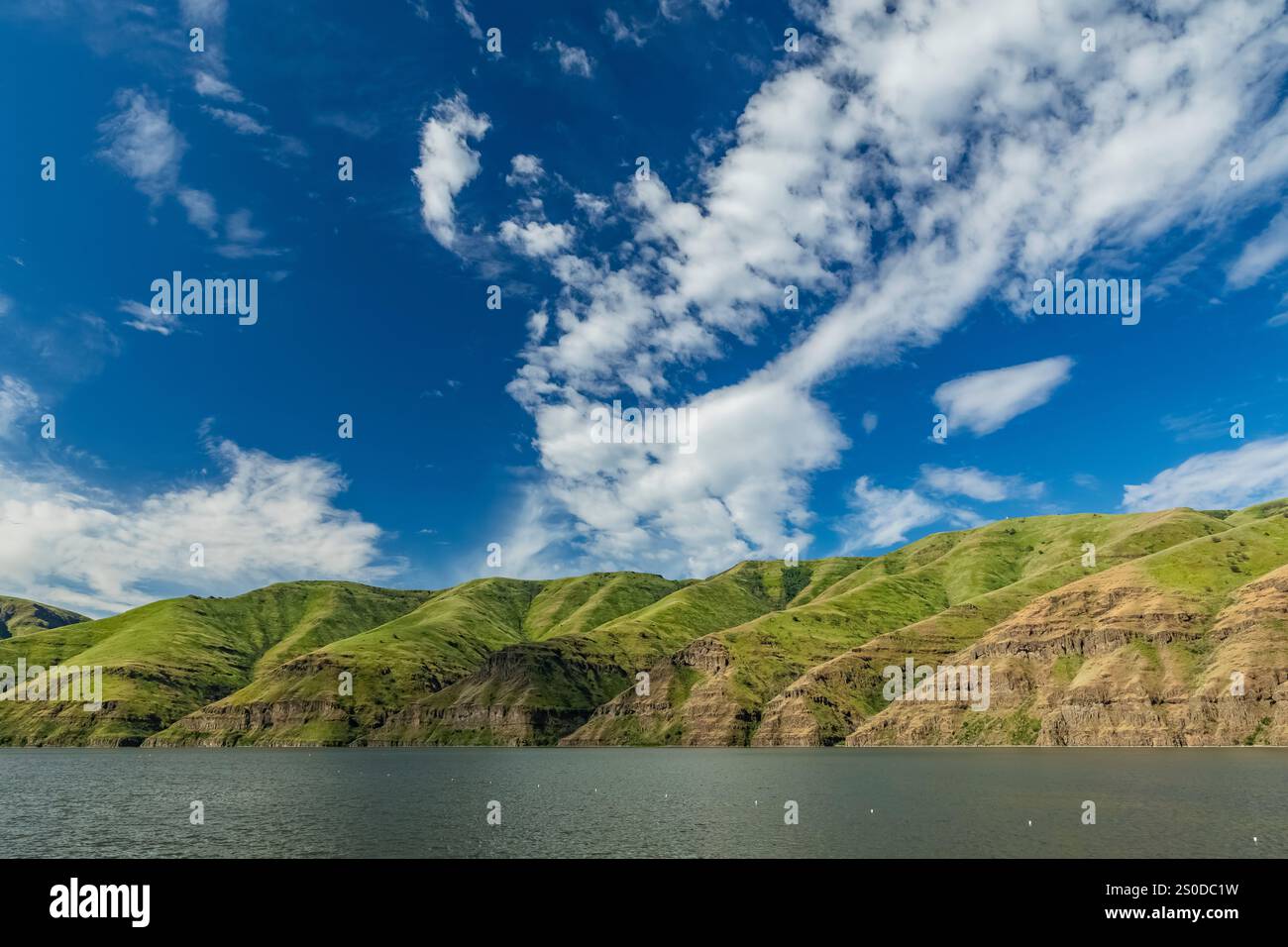 View from Wawawai Landing along Lower Granite Lake on the Snake River ...
