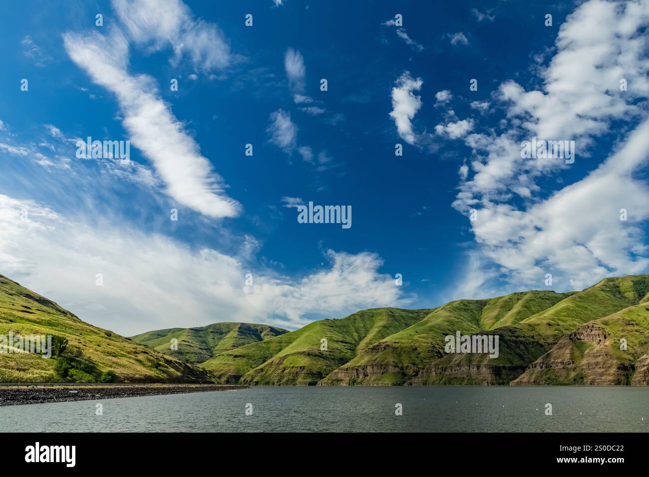 View from Wawawai Landing along Lower Granite Lake on the Snake River ...
