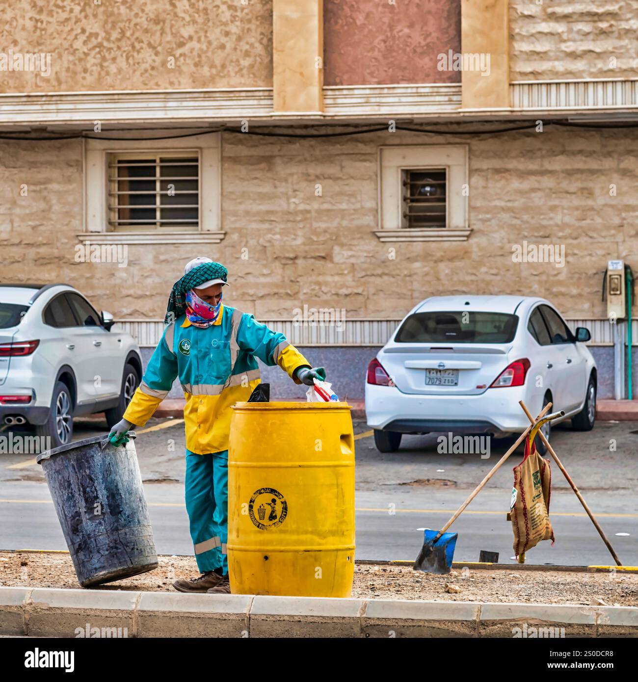 Street Cleaner in Riyadh - sequence Stock Photo - Alamy