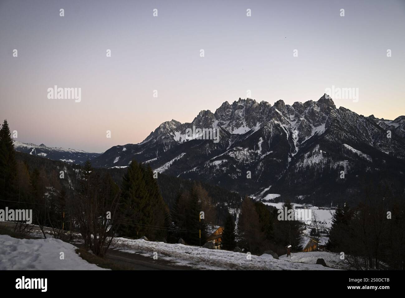 Toblach Dobbiaco, Italy. 27th Dec, 2024. The mountains in Toblach ...