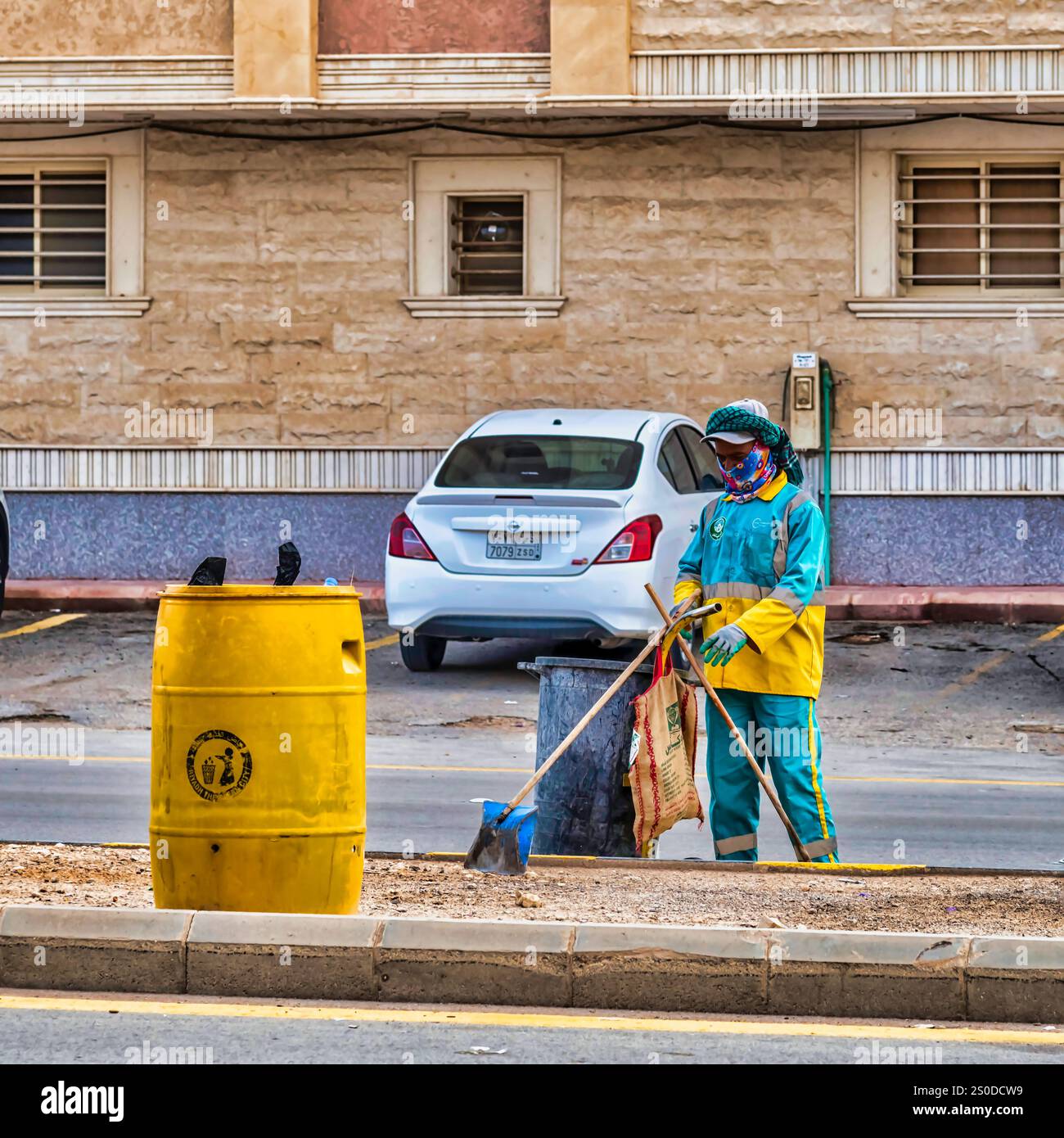 Street Cleaner in Riyadh - sequence Stock Photo - Alamy