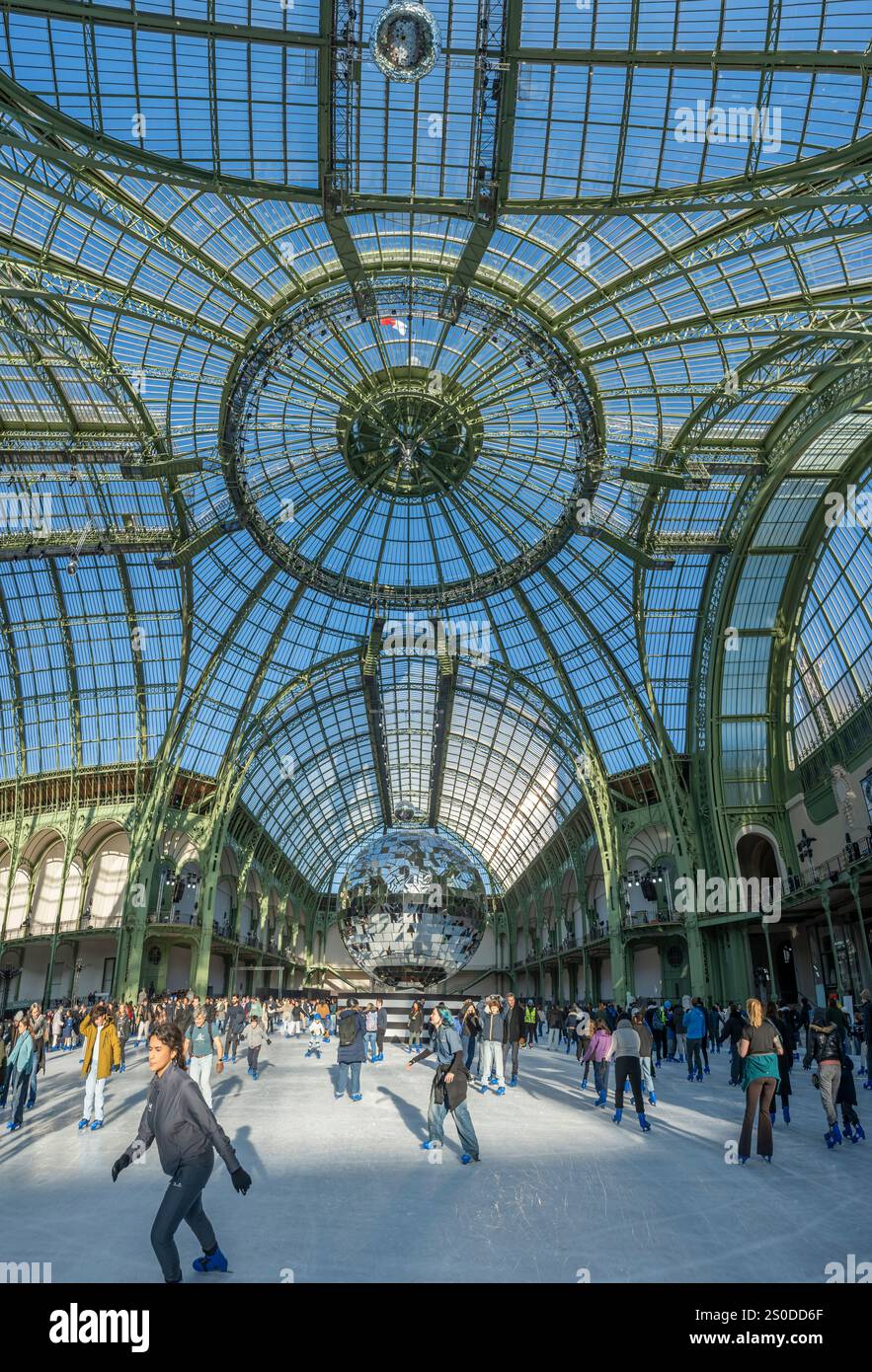 Paris,France - 12 26 2024: Le Grand Palais des Glaces: Panoramic View ...