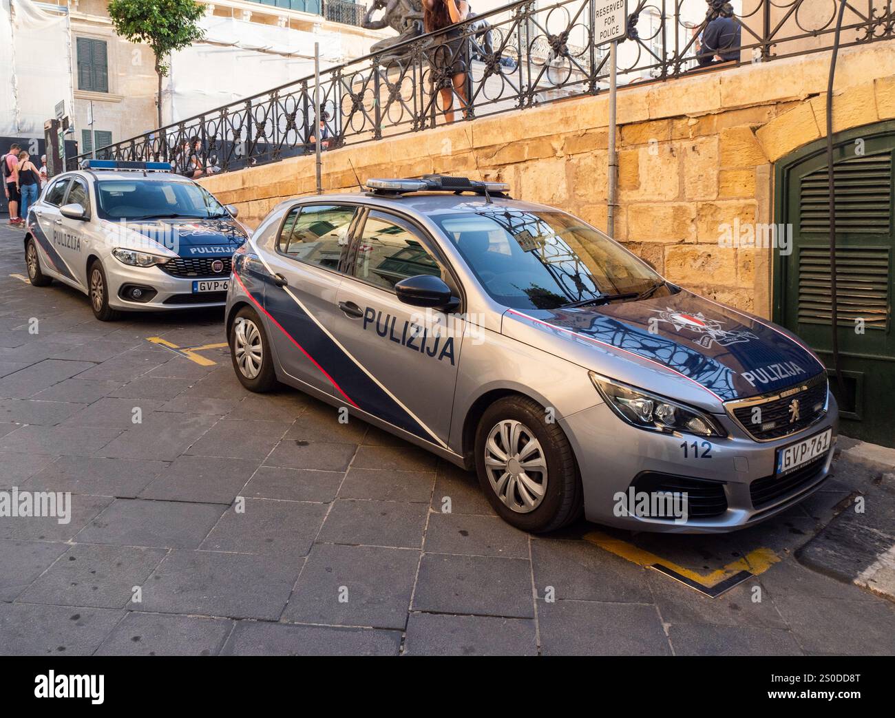 Police cars hi-res stock photography and images - Alamy