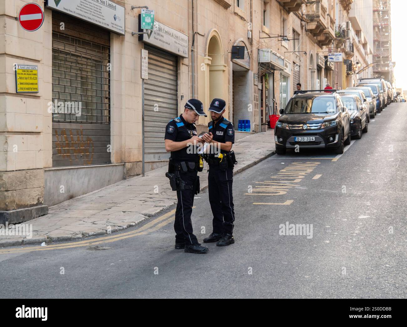 Tasers police hi-res stock photography and images - Alamy