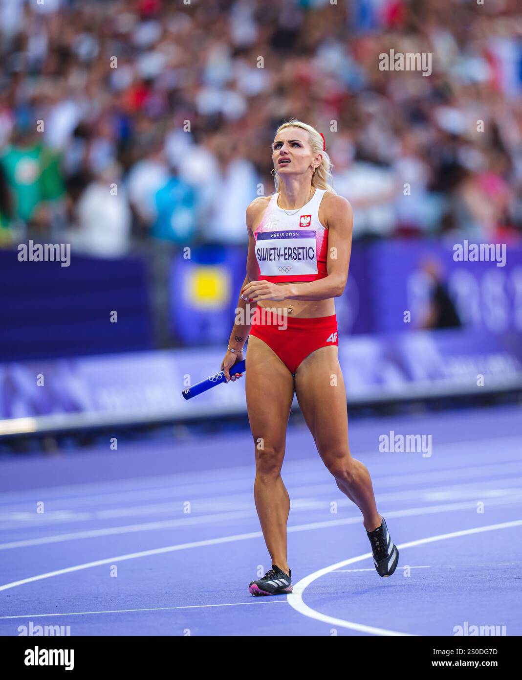 Justyna Święty-Ersetic participating in the 4X400 meters relay mixed at ...