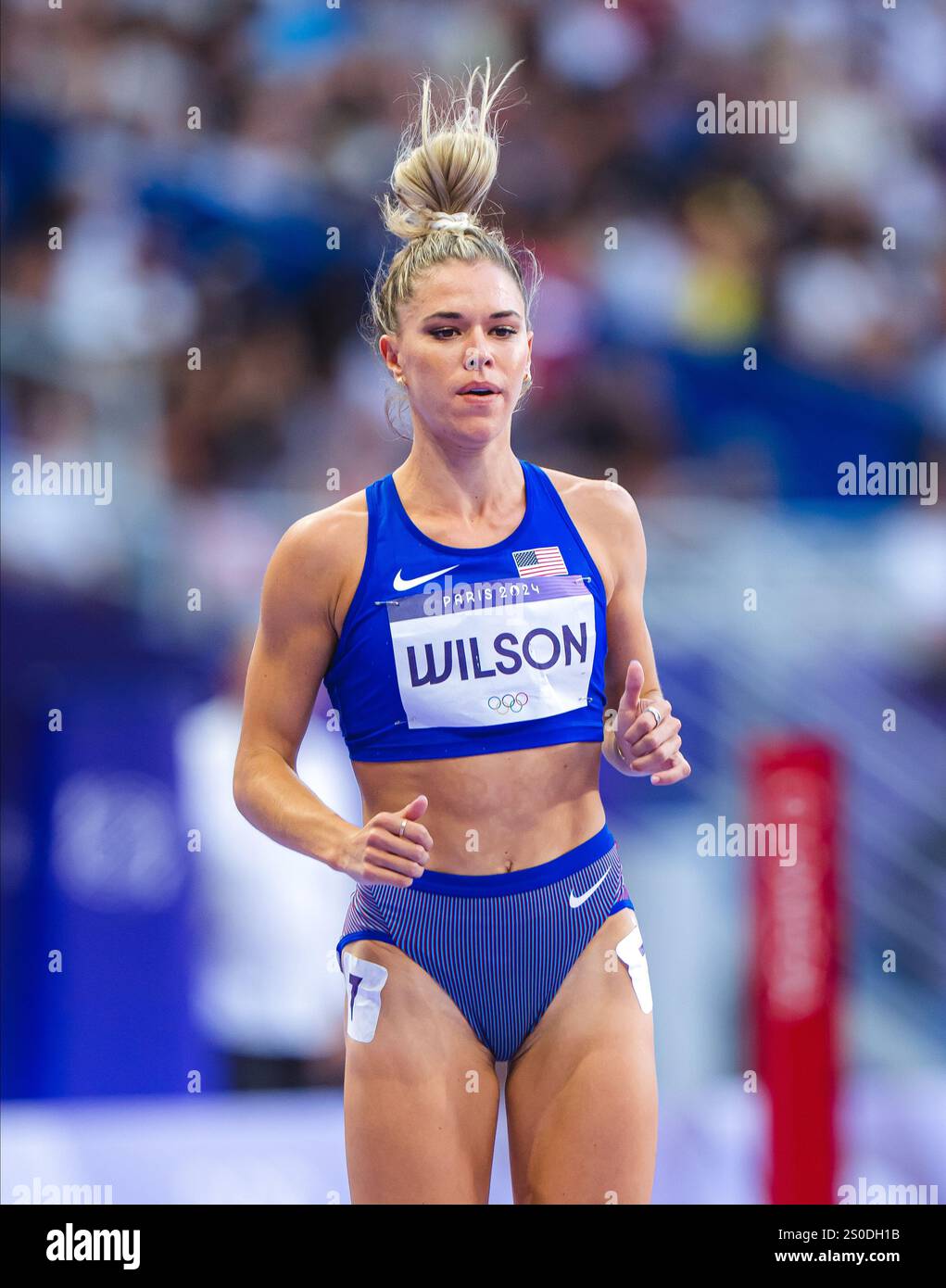 Allie Wilson participating in the 800 meters at the Paris 2024 Olympic ...