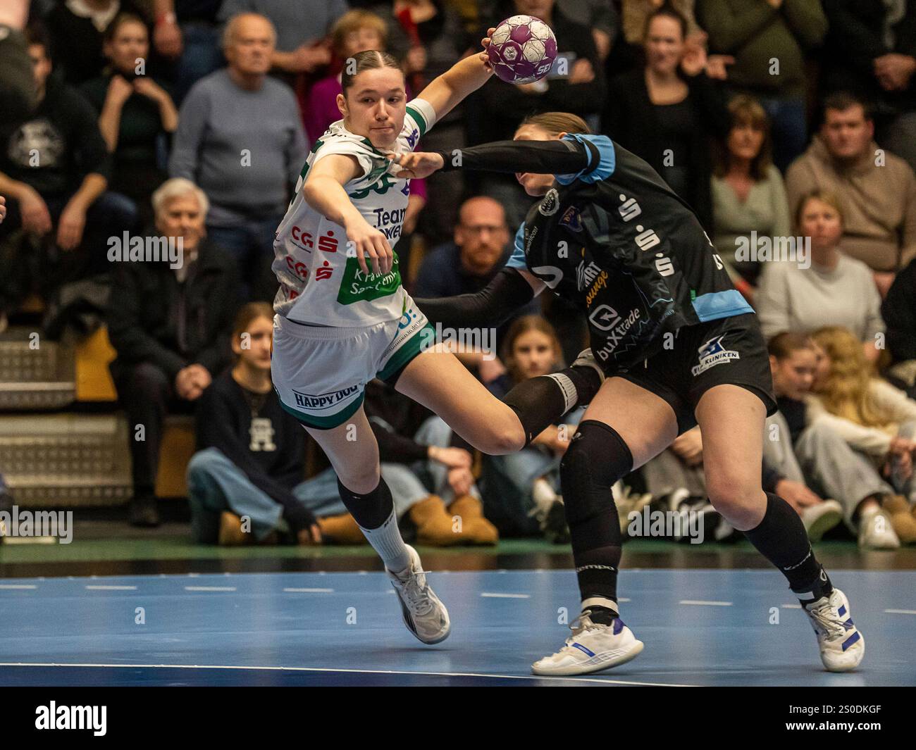 Buxtehude, Deutschland. 27th Dec, 2024. Lara Daeuble (Frisch Auf Frauen ...