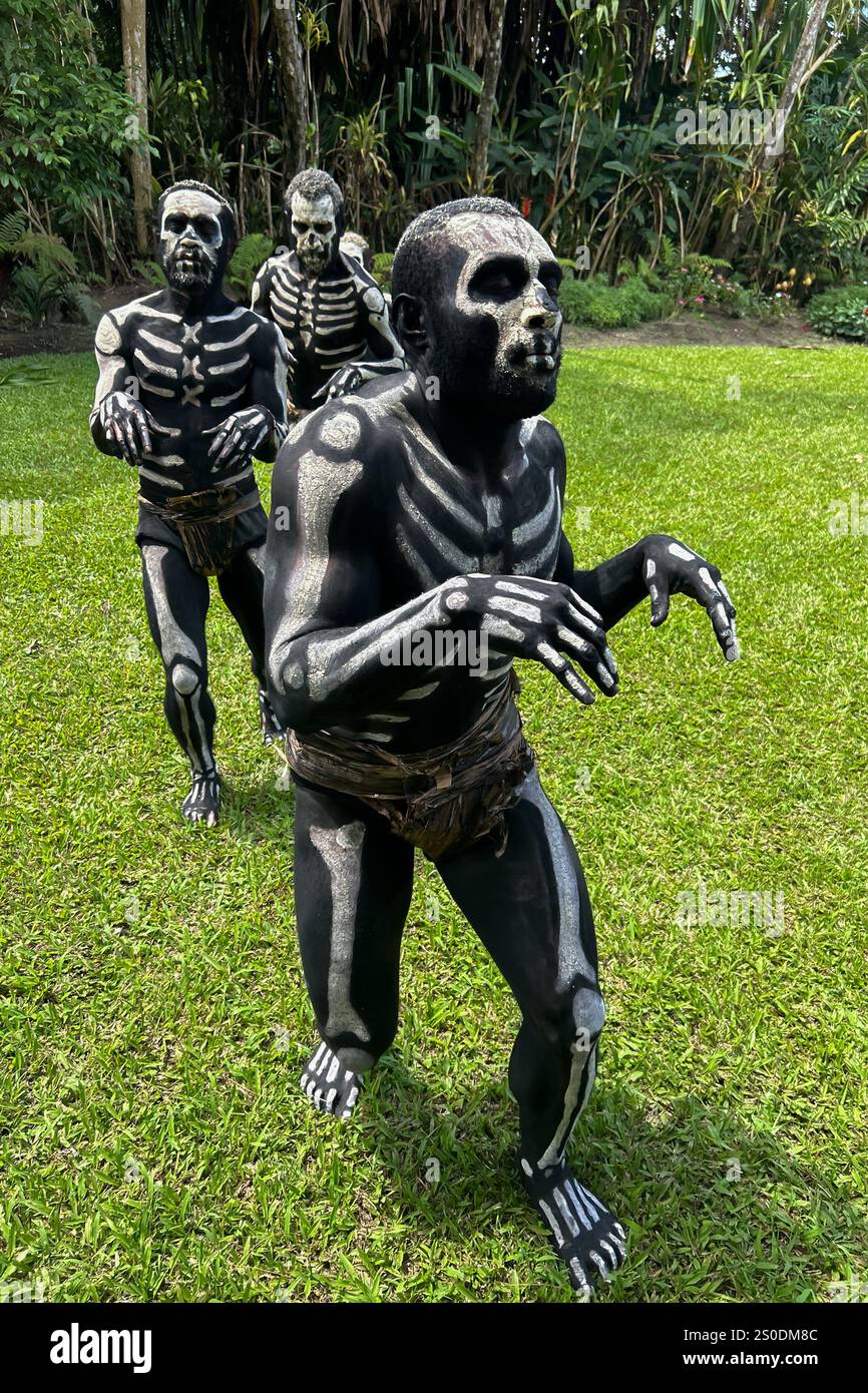 The Skeleton Men from the Omo Bugamo tribe of Papua New Guinea paint ...