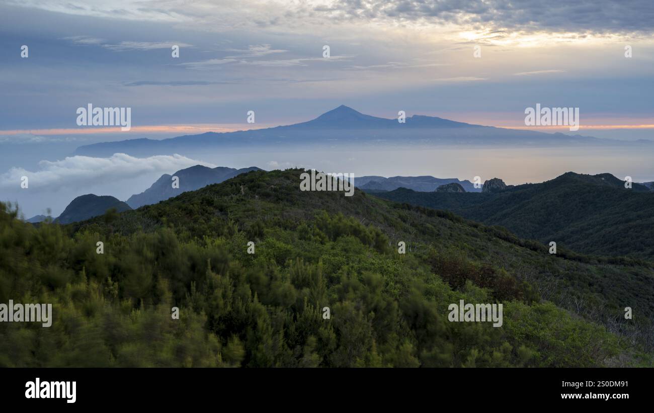 Sunrise, view of Mount Teide from Alto de Garajonay, Tenerife ...