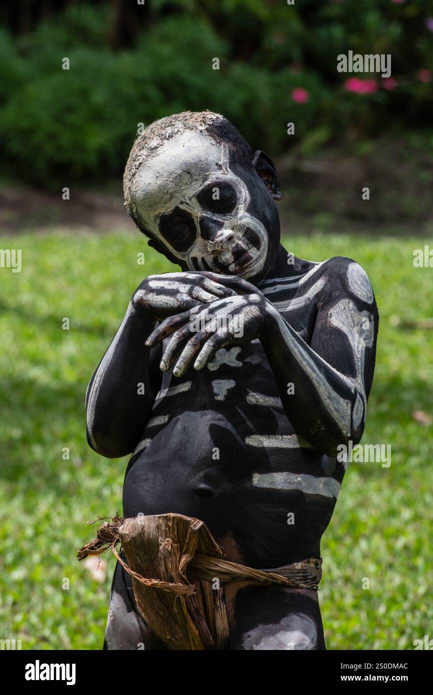 The Skeleton Men from the Omo Bugamo tribe of Papua New Guinea paint ...