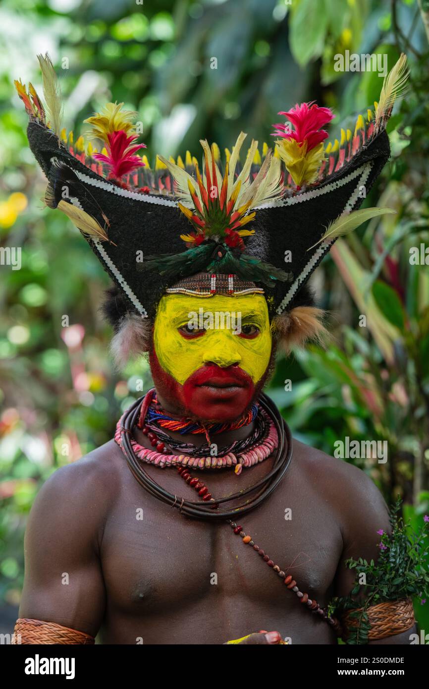 The Huli Wigmen of Papua New Guinea, Highlands Region Stock Photo - Alamy