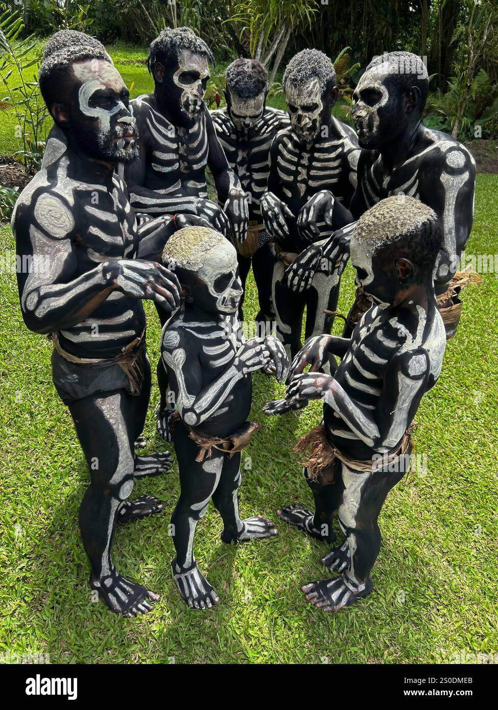 The Skeleton Men from the Omo Bugamo tribe of Papua New Guinea paint ...