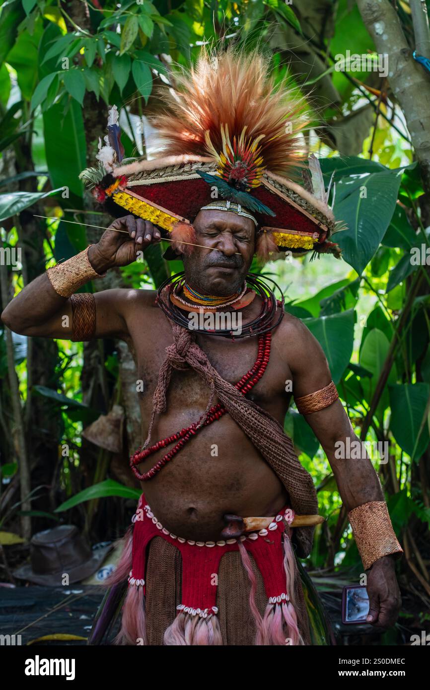 The Huli Wigmen of Papua New Guinea, Highlands Region Stock Photo - Alamy