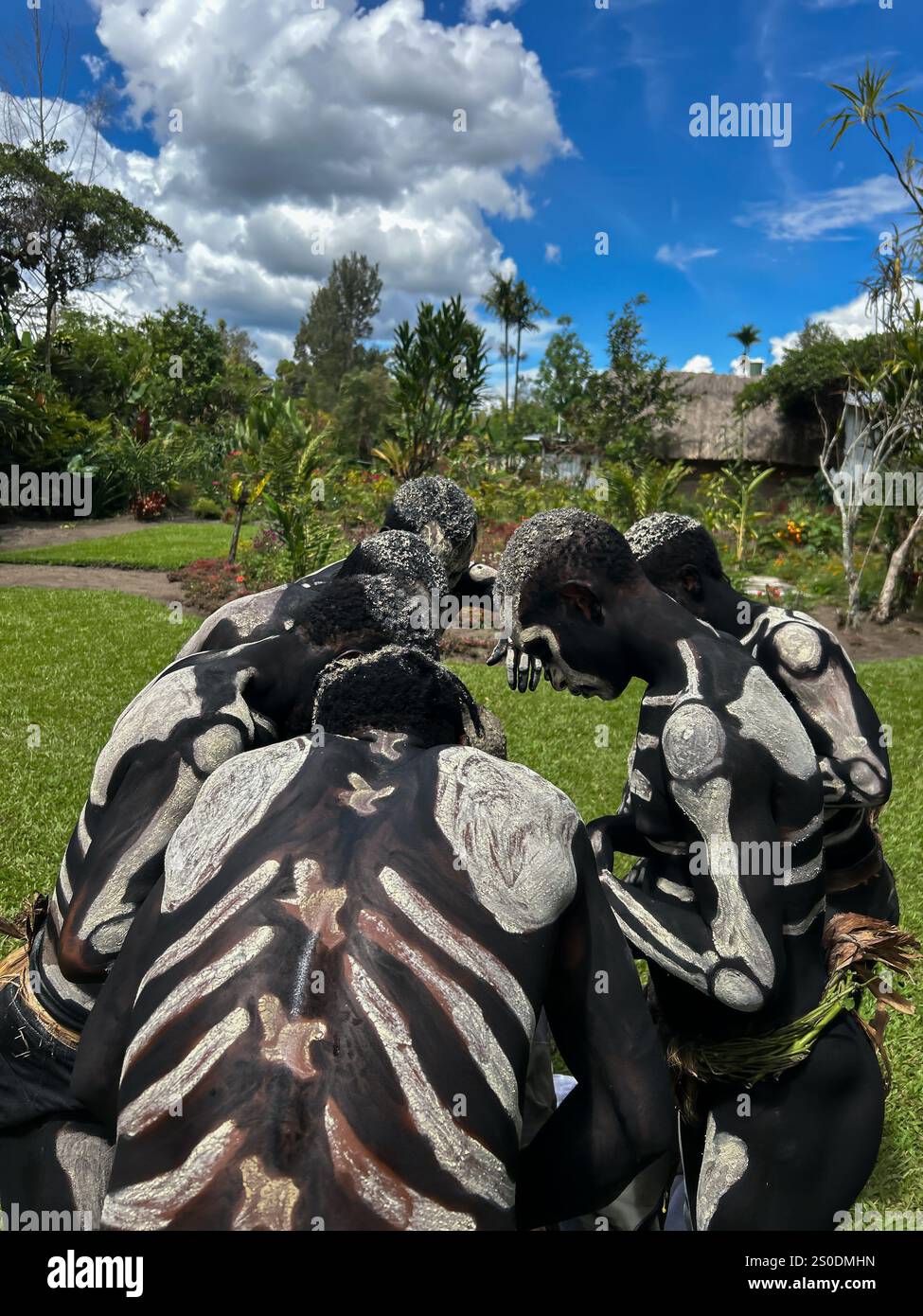 The Skeleton Men from the Omo Bugamo tribe of Papua New Guinea paint ...