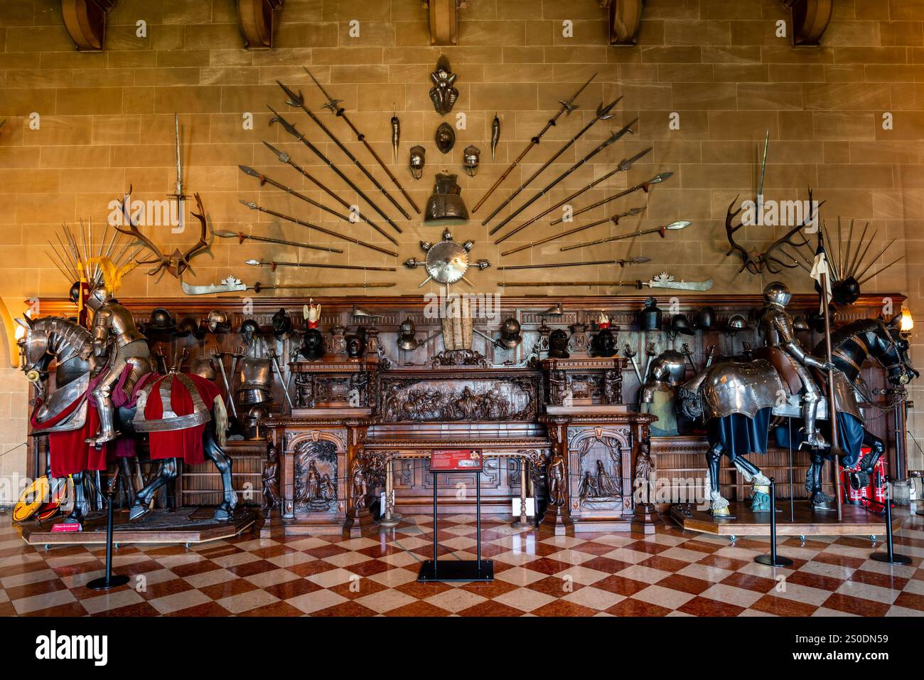 The Great Hall, the interior of Warwick Castle, Warwickshire, England ...