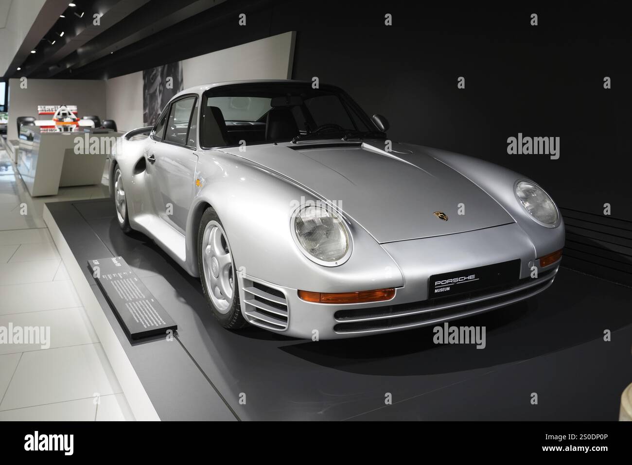 Porsche 959, Silver Porsche sports car with a modern and elegant design ...