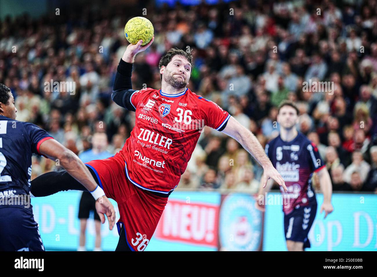 Wurf/Tor Jonathan Fischer (SG BBM Bietigheim, #36) GER, SG Flensburg-Handewitt vs. SG BBM ...