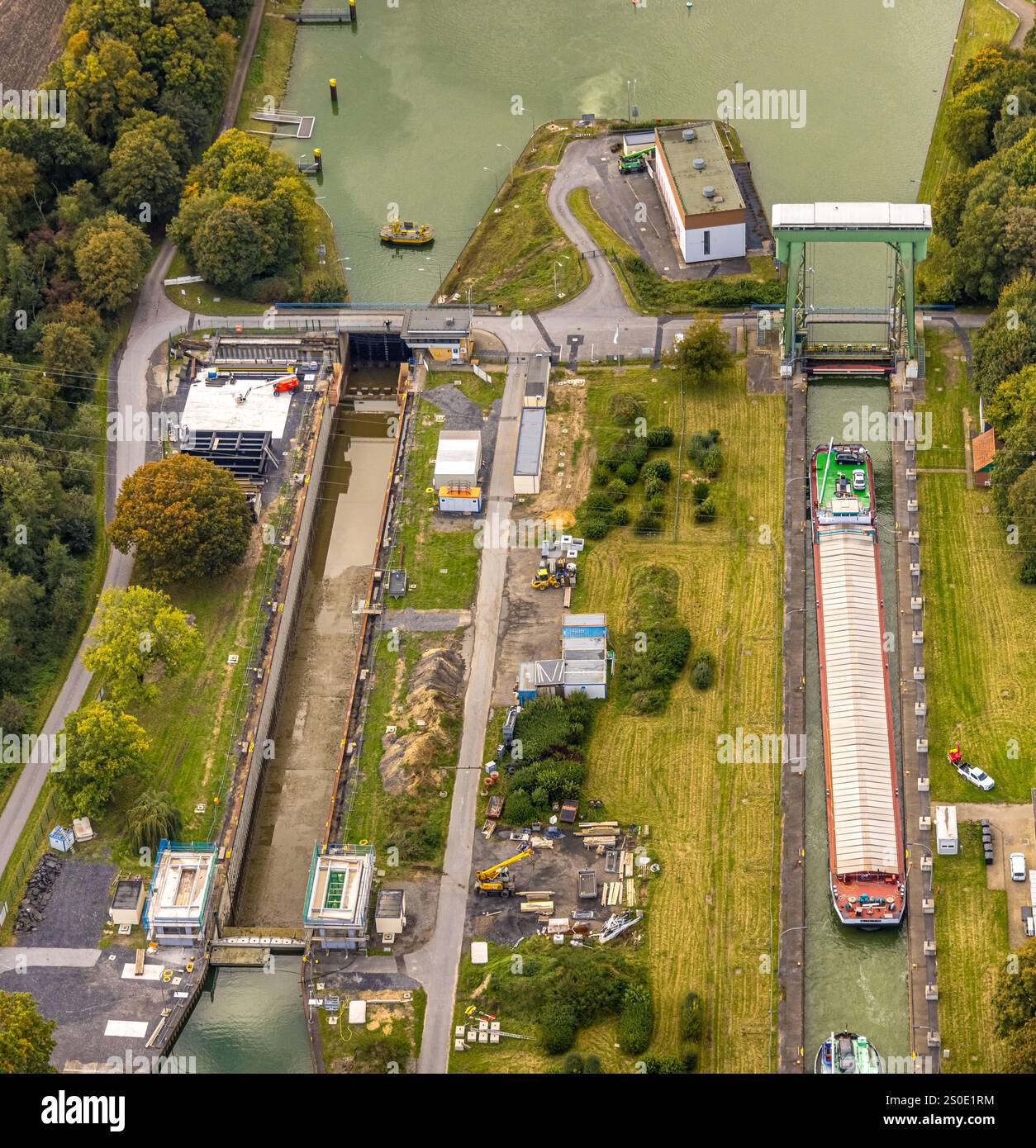 Aerial view, Hünxe lock on the Wesel-Datteln Canal, ship in the lock, Hünxe, Lower Rhine, North ...