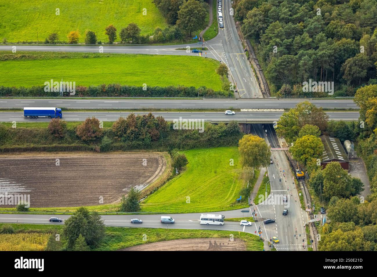 Aerial view, road traffic Weseler Straße with highway feeder road and ...