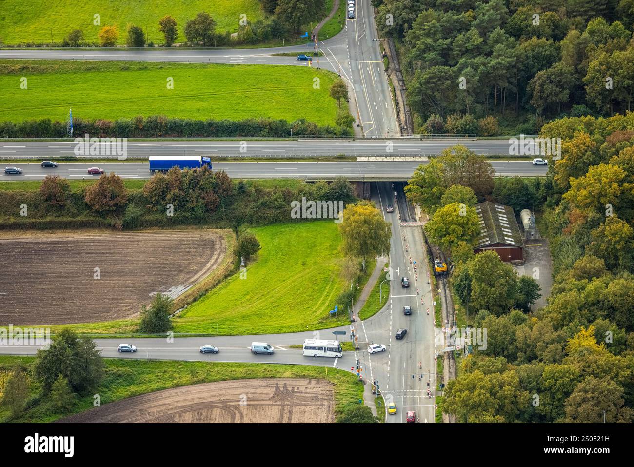 Aerial view, road traffic Weseler Straße with freeway feeder road and ...