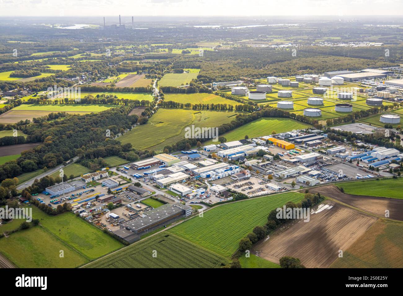 Aerial view, industrial estate In der Beckuhl in the Hünxe industrial ...