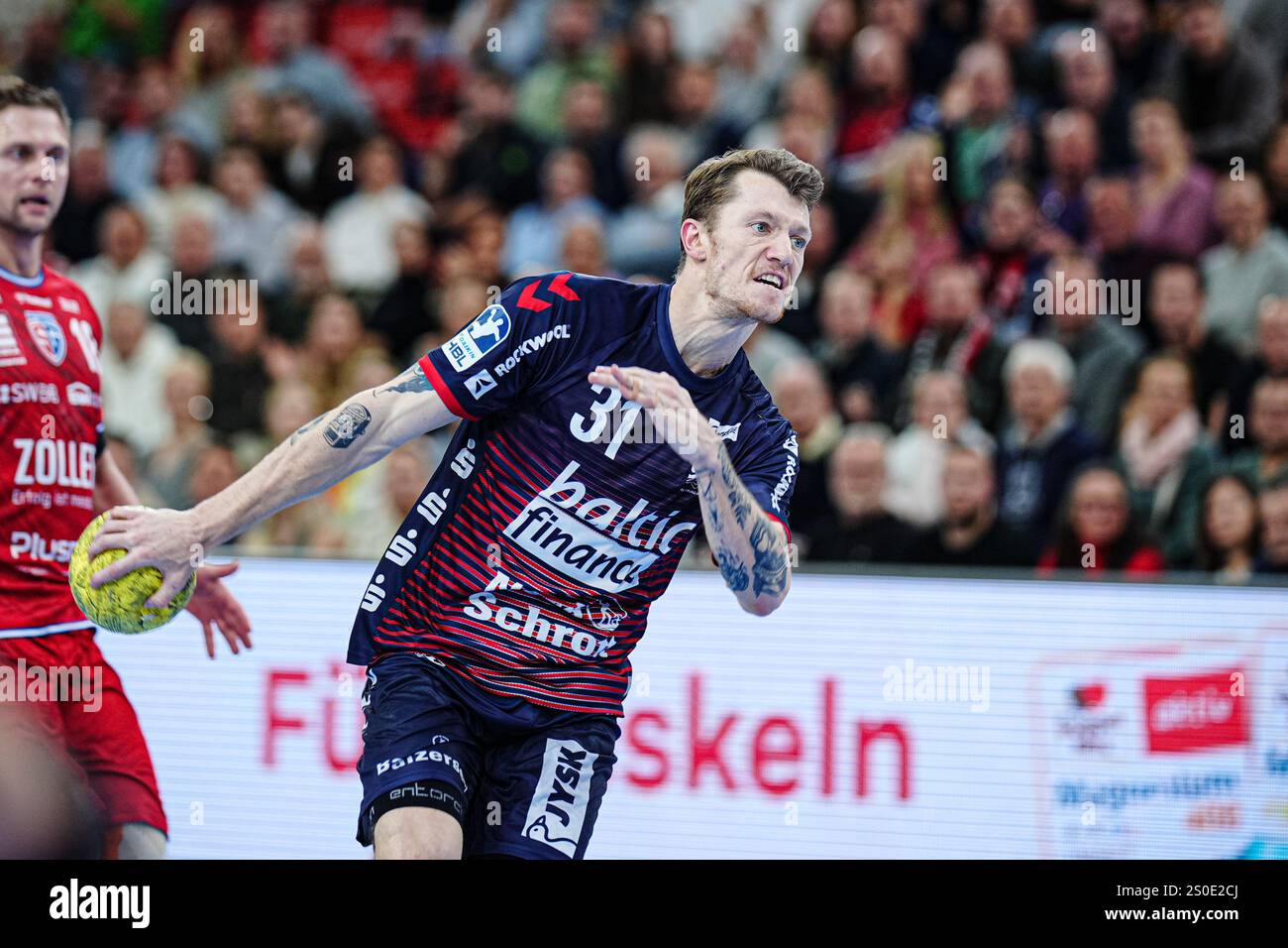 Wurf/Tor Emil Manfeldt Jakobsen (SG Flensburg-Handewitt, #31) GER, SG ...