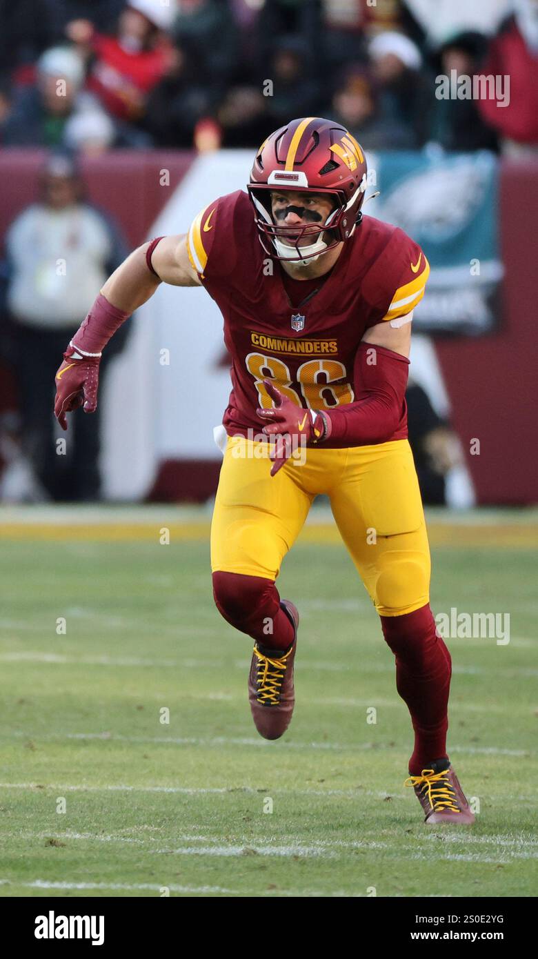 Washington Commanders tight end Zach Ertz (86) runs a route during an ...