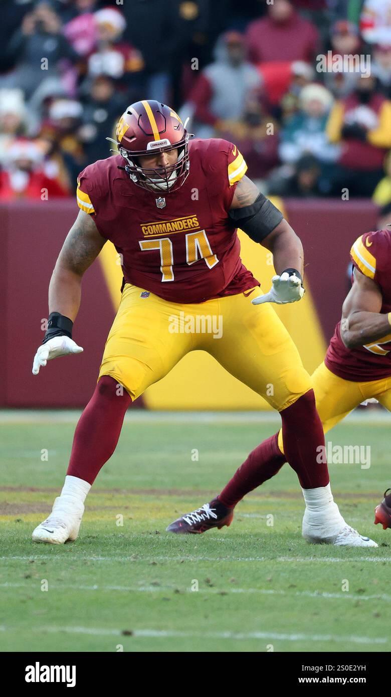 Washington Commanders offensive tackle Brandon Coleman (74) blocks ...