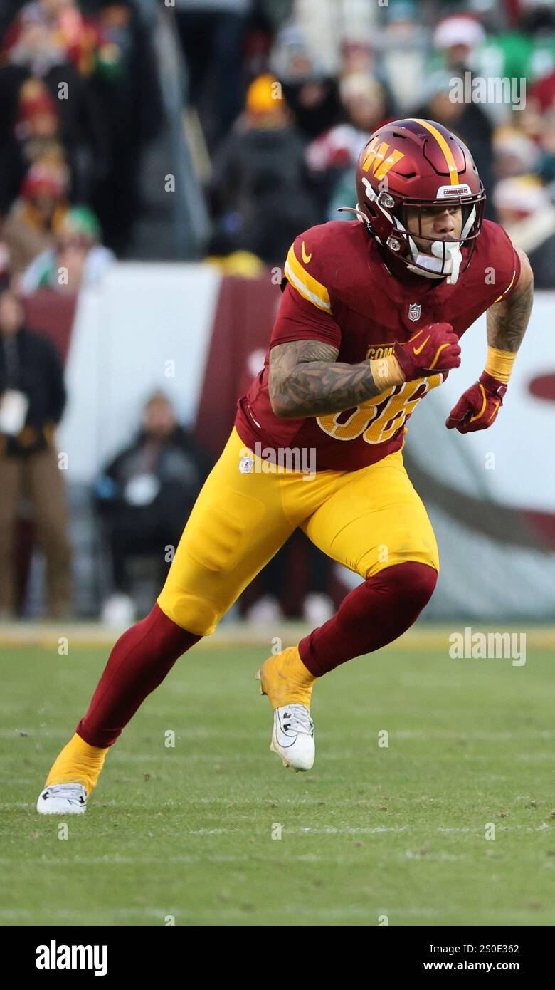 Washington Commanders running back Chris Rodriguez Jr. (36) runs a ...
