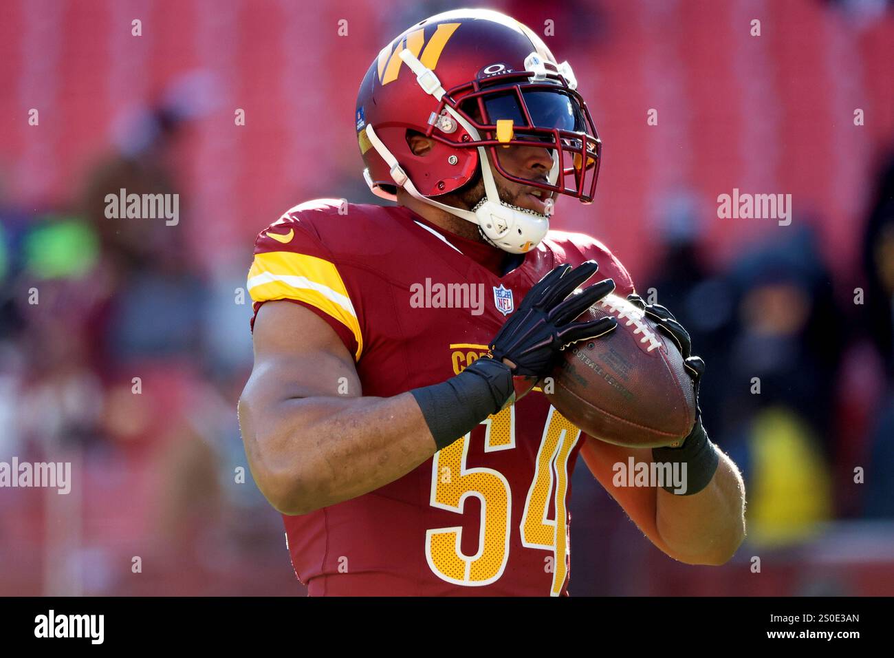 Washington Commanders linebacker Bobby Wagner (54) catches a ball ...