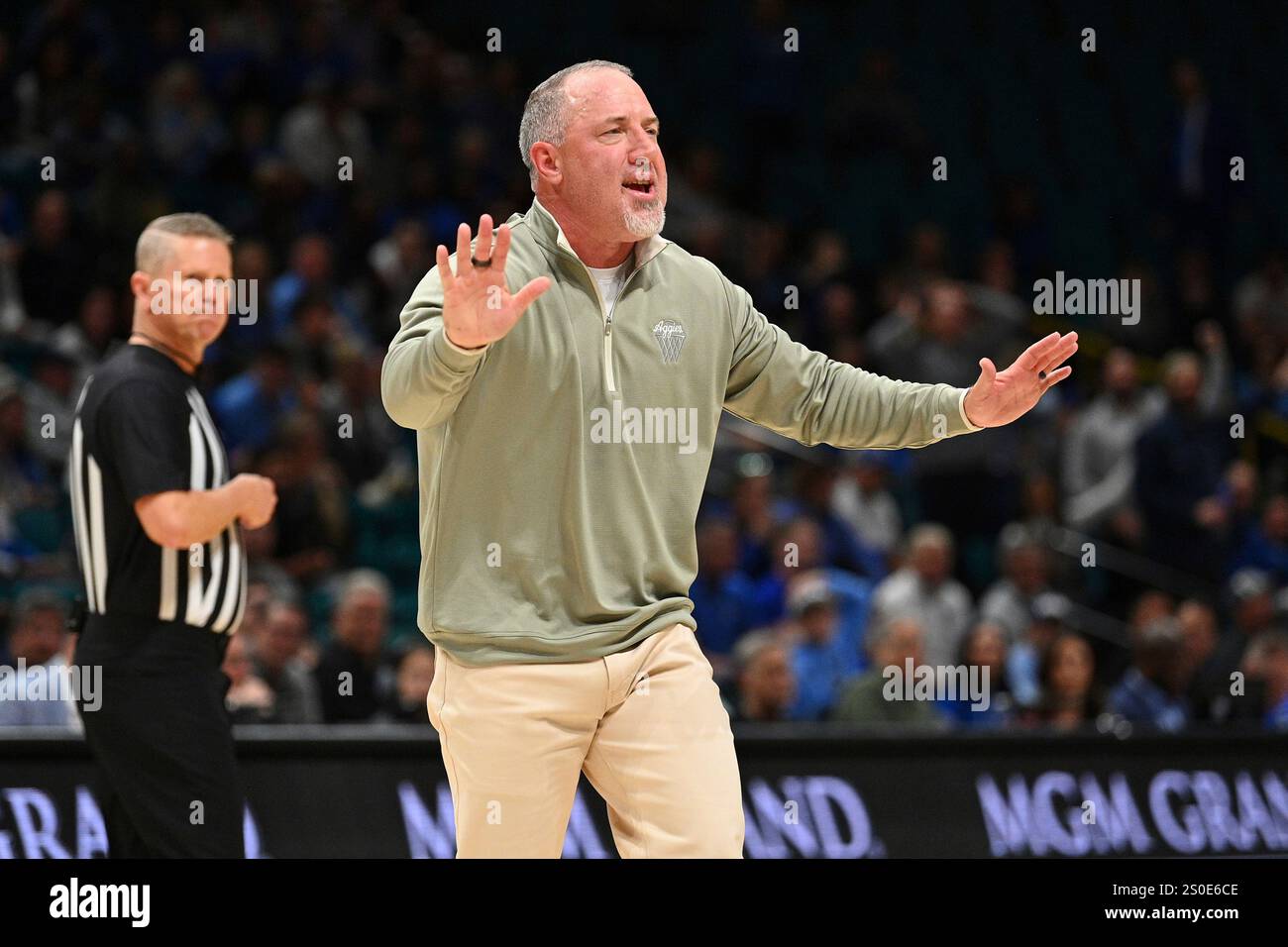 LAS VEGAS, NV - NOVEMBER 27: Texas A&M Aggies head coach Buzz Williams ...