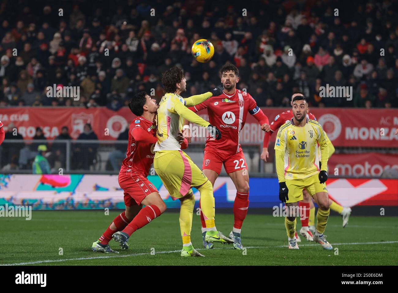 Monza, Italy. 22nd Dec, 2024. Manuel Locatelli of Juventus focuses on ...