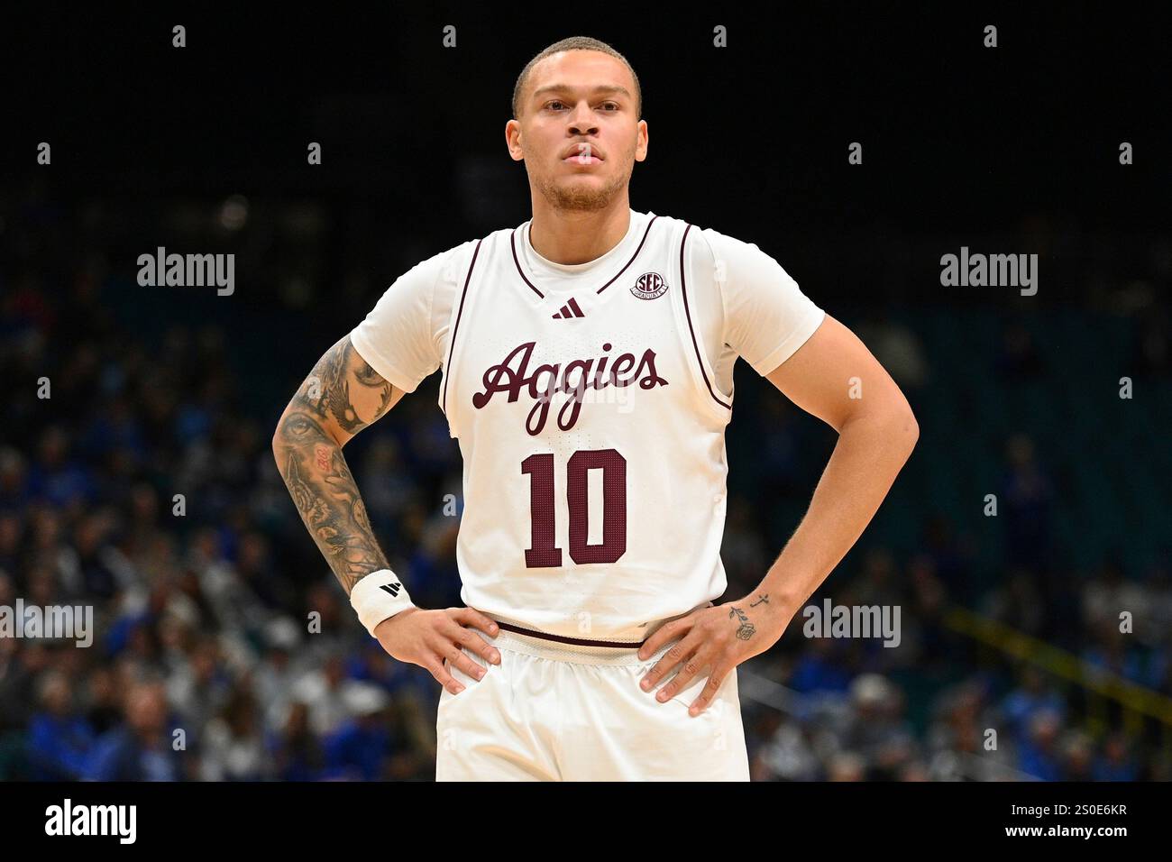 LAS VEGAS, NV - NOVEMBER 27: Texas A&M Aggies guard CJ Wilcher (10 ...