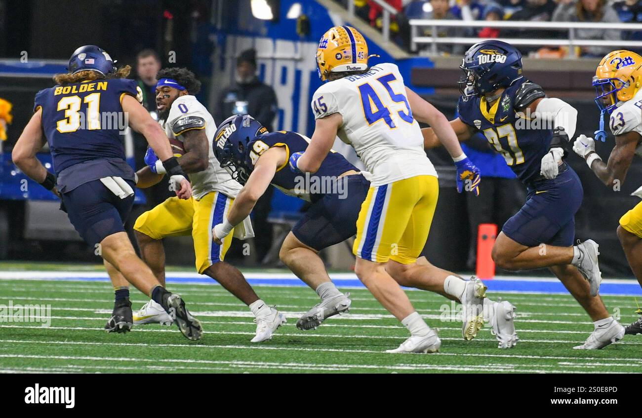 Detroit, Michigan, USA. 26th Dec, 2024. Pitt running back Desmond Reid ...