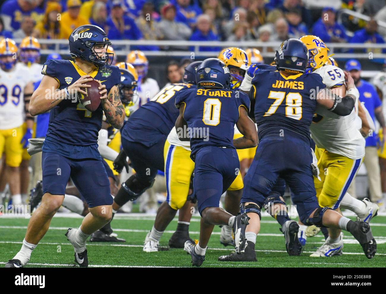 Detroit, Michigan, USA. 26th Dec, 2024. Toledo Quarterback Tucker ...