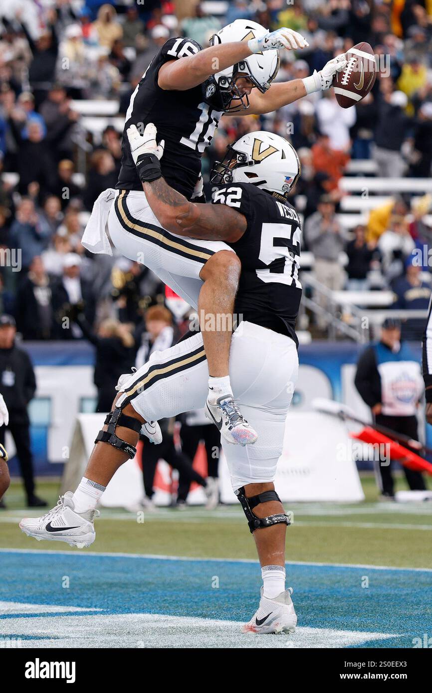 BIRMINGHAM, AL - DECEMBER 27: Vanderbilt Commodores tight end Cole ...
