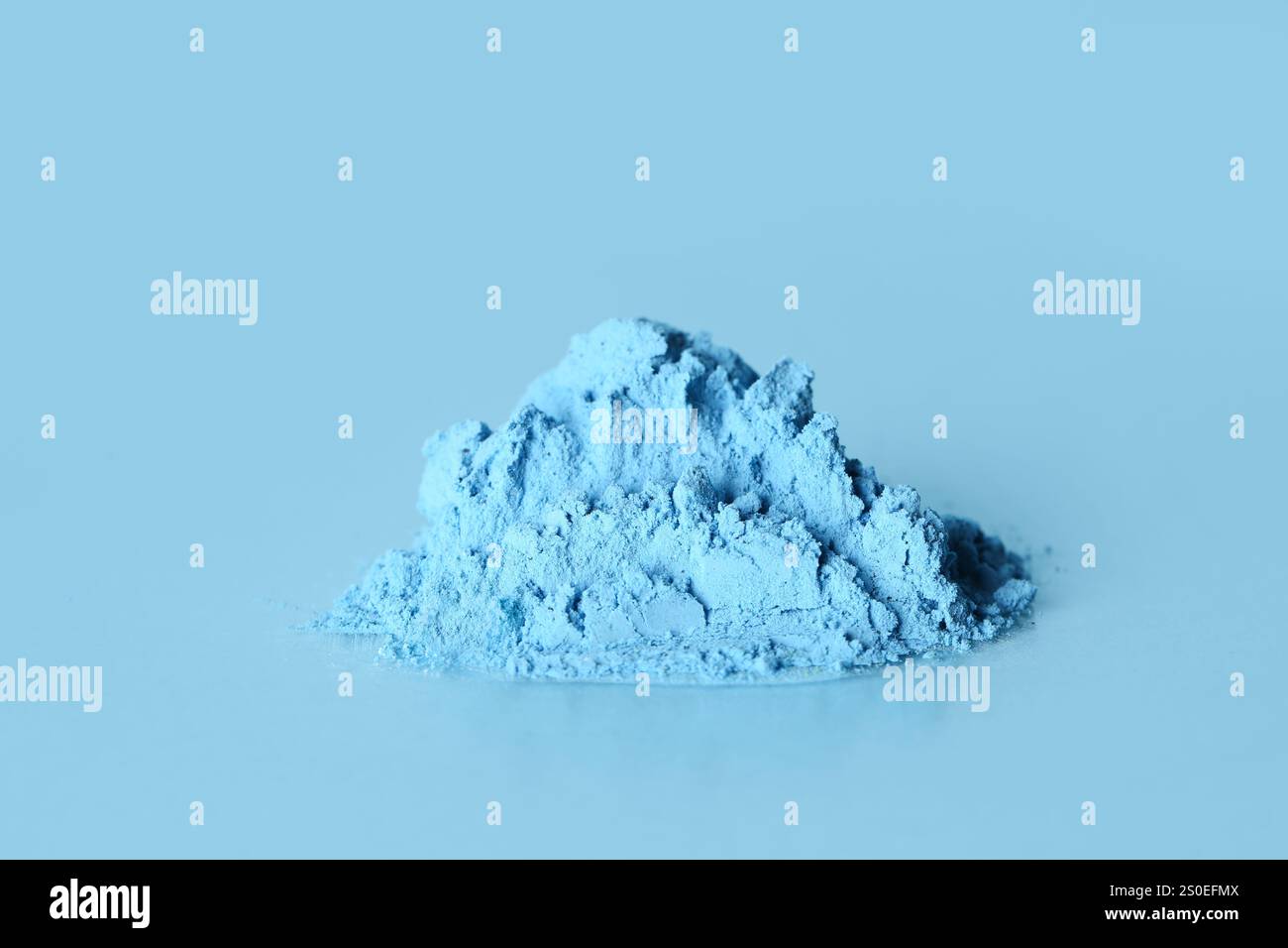 Heap of colour powder hi-res stock photography and images - Alamy