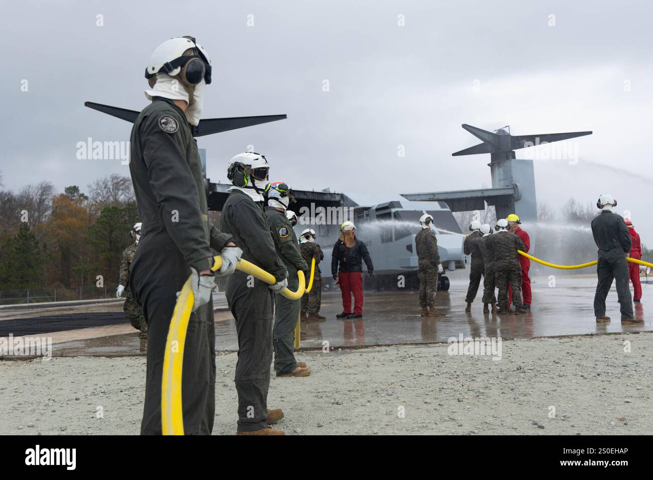 U.S. Marines with the Marine Medium Tiltrotor Squadron (VMM) 263, 2nd ...