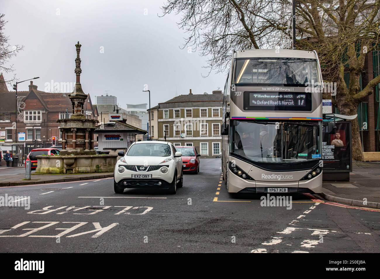 The no. 17 bus from Reading Town Centre to Tilehurst stopped on St ...