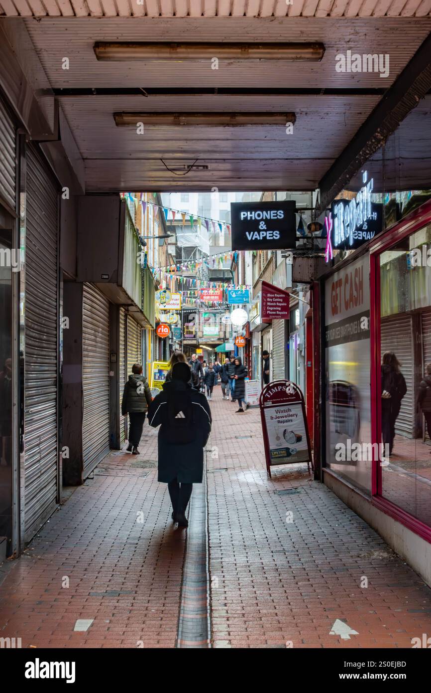 A view along Union Street in Reading, UK Stock Photo - Alamy