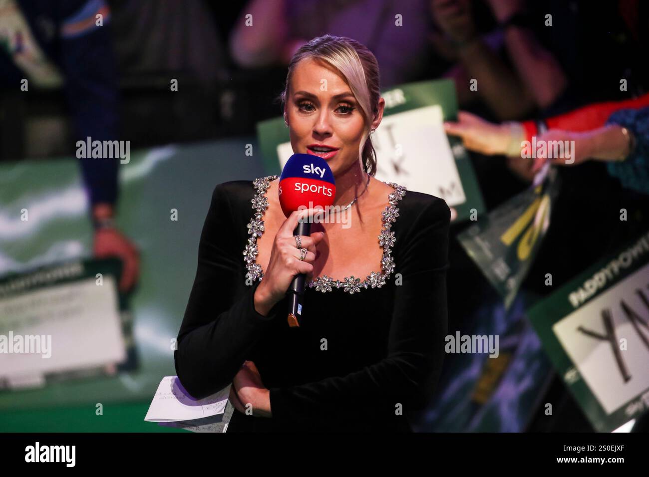 Alexandra Palace, London, UK. 27th Dec, 2024. 2024/25 PDC Paddy Power ...