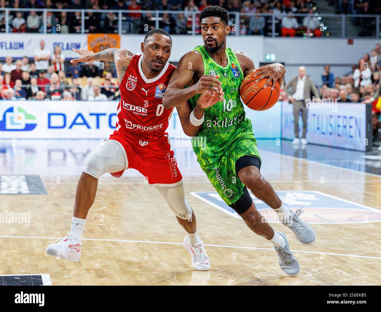 Bamberg, Deutschland. 27th Dec, 2024. Kyle Lofton (Bamberg Baskets, #00 ...