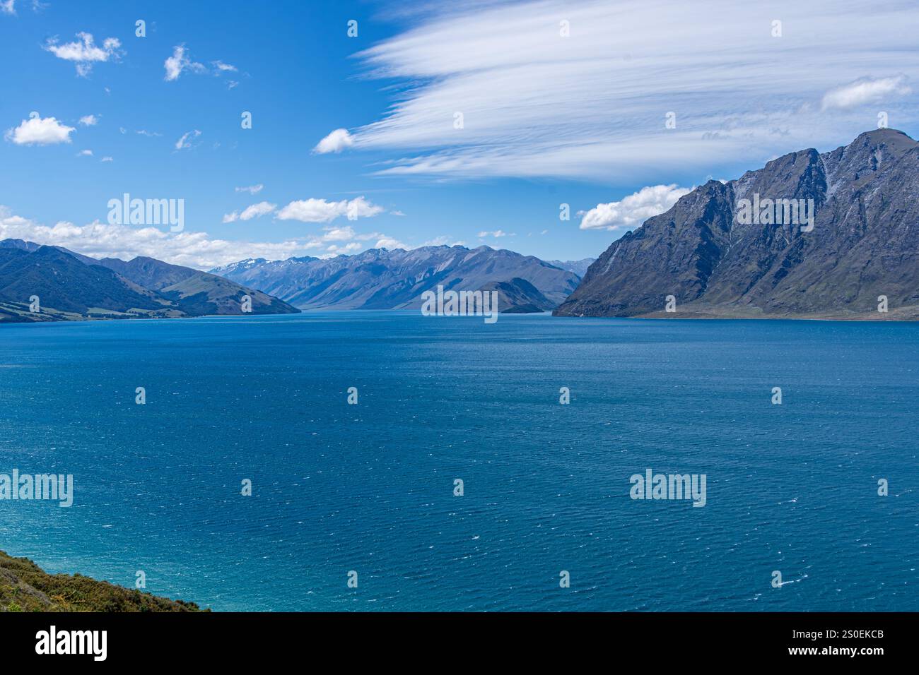 Lake Hawea is a glacial lake in New Zealand’s South Island Stock Photo ...